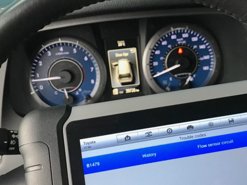 2015 北米トヨタ・シエナ、エアコン不調、A/CコンプレッサークラッチOFF、B1479,フローセンサー交換 | 更新情報 | G.P.S