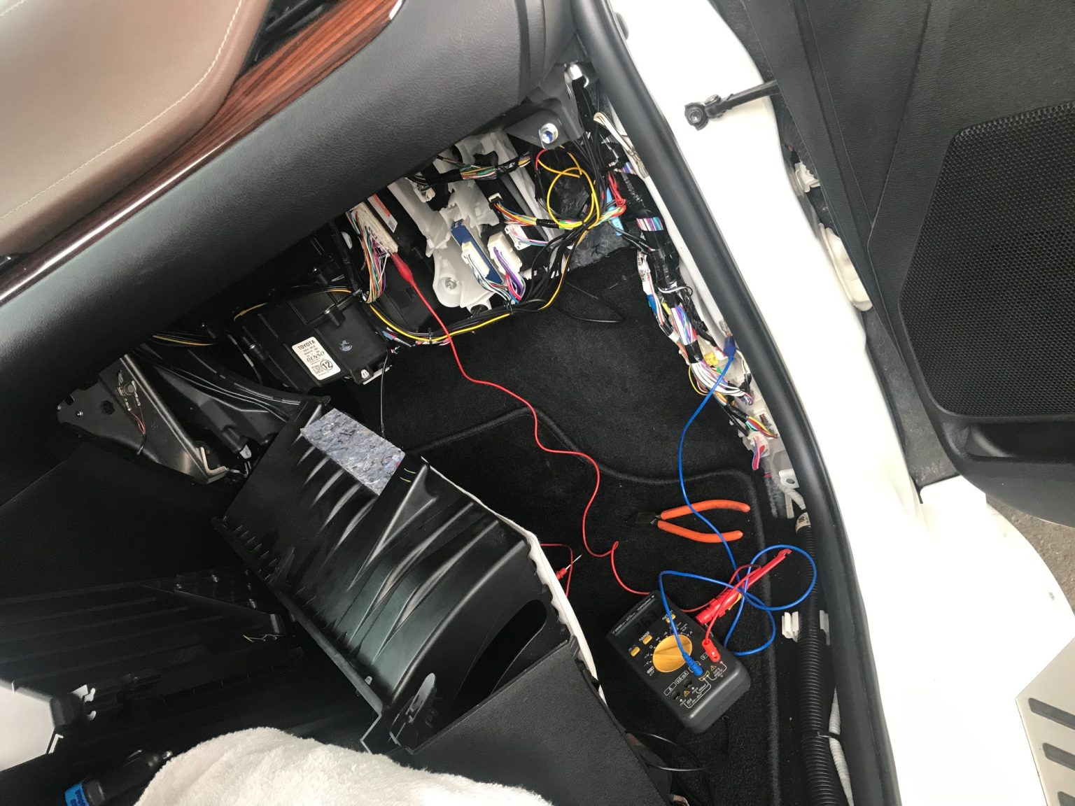 2015 北米トヨタ・シエナ、エアコン不調、A/CコンプレッサークラッチOFF、B1479,フローセンサー交換 | 更新情報 | G.P.S